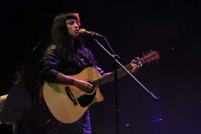 Biografía de Mon Laferte: la musa conmovedora de la música chilena y el ...
